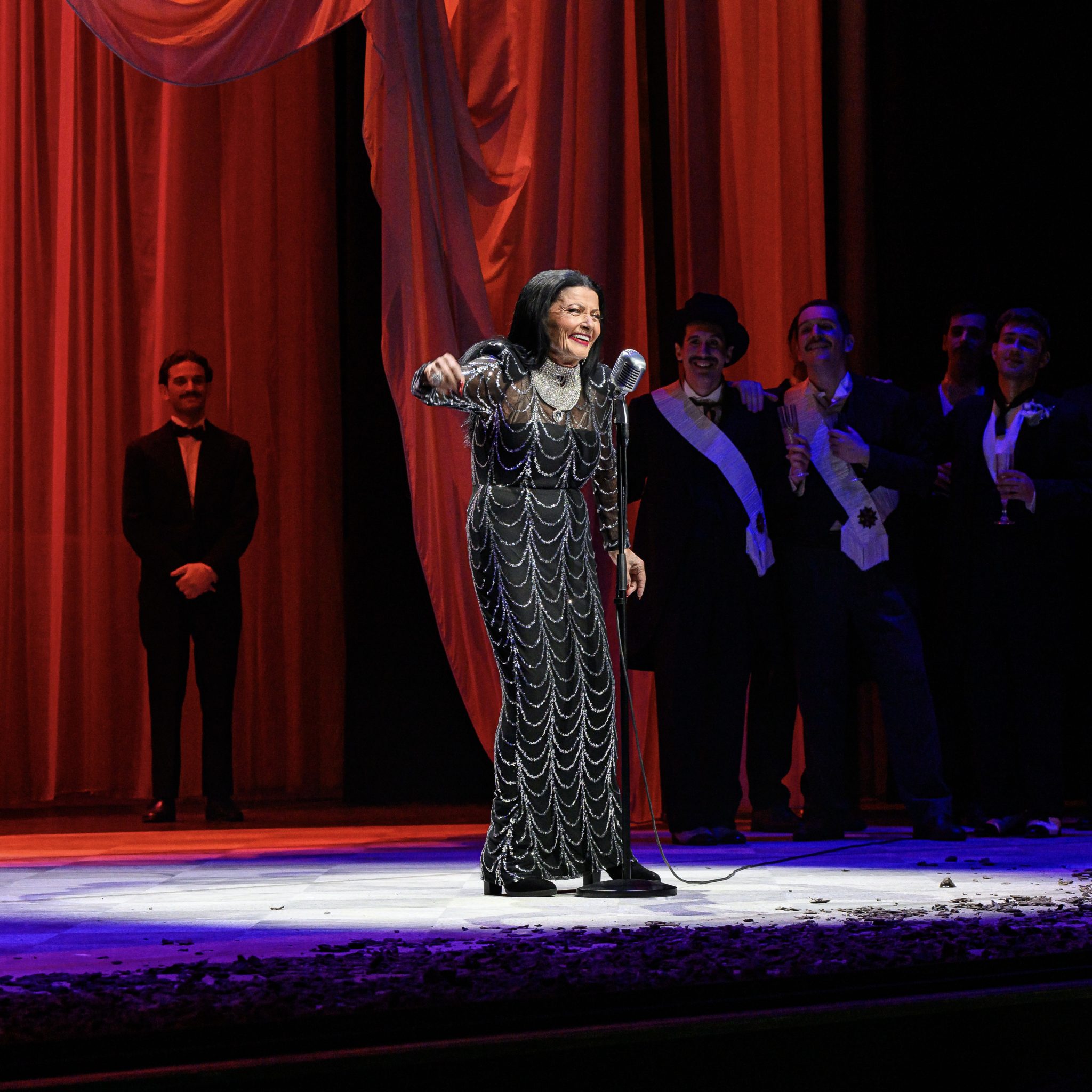 Elsa Dreisig : Miroir(s) - Opéra Magazine